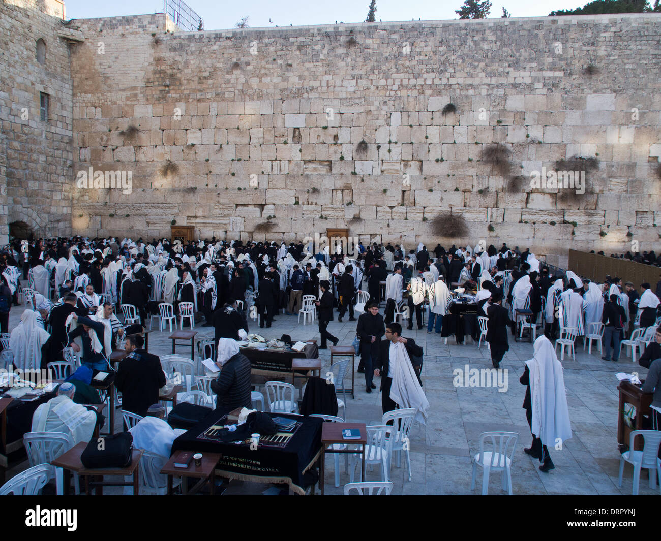 Jerusalem, Israel. 31st January 2014. Orthodox Jews crowd the men's ...