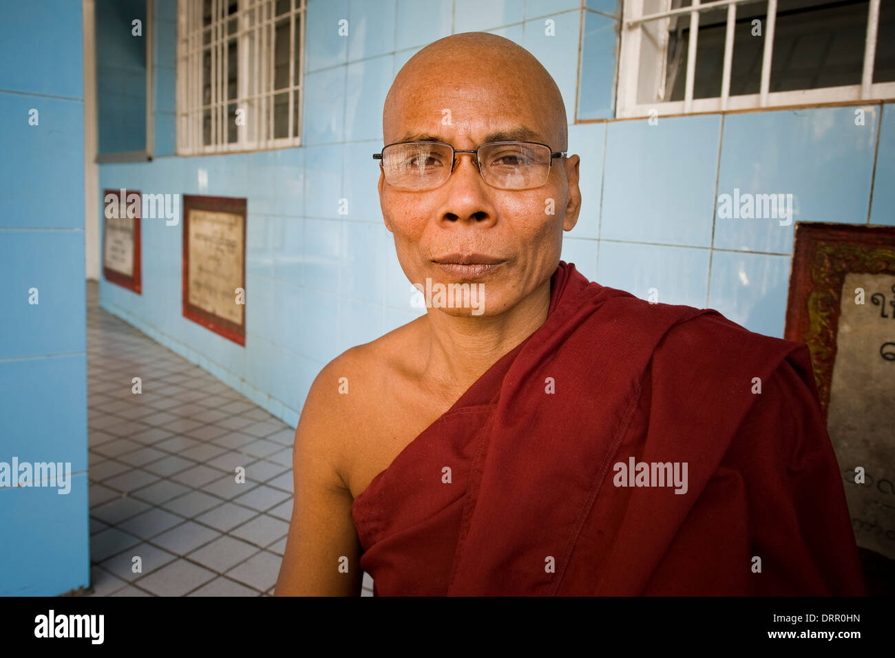 Myanmar, Yangon, Sule paya, monk Stock Photo - Alamy