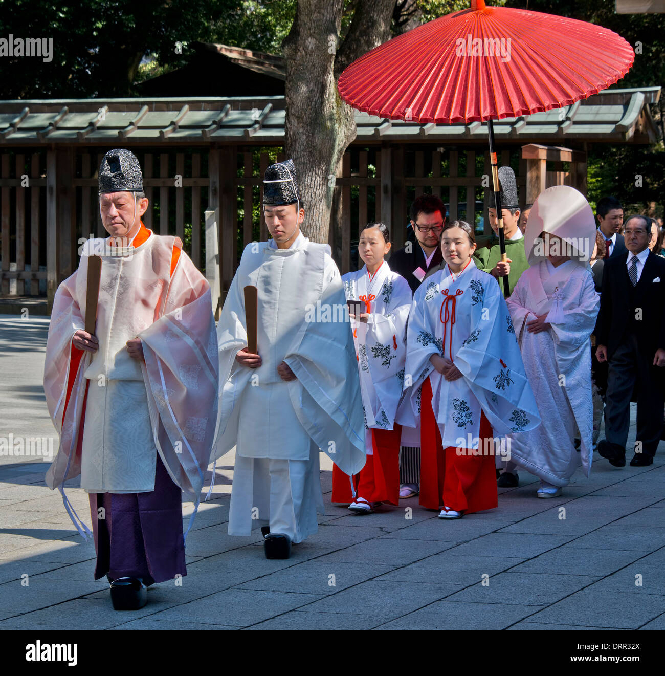 Japan shinto wedding hi-res stock photography and images - Alamy