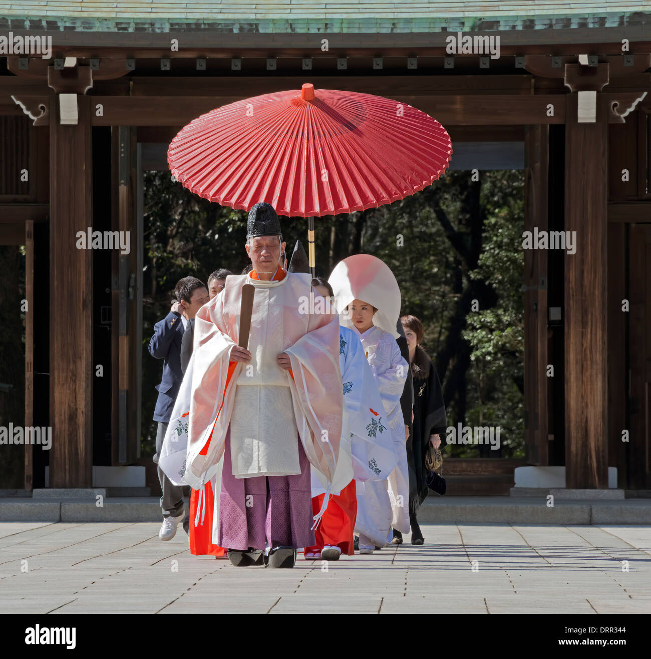 Traditional wedding ceremony procession hi-res stock photography and ...