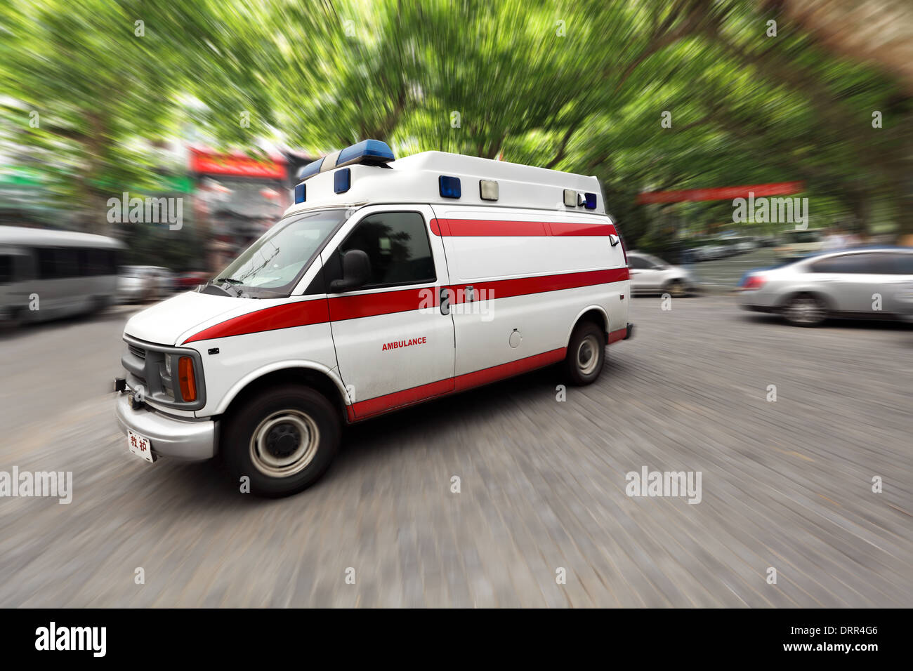 Ambulance speed hi-res stock photography and images - Alamy