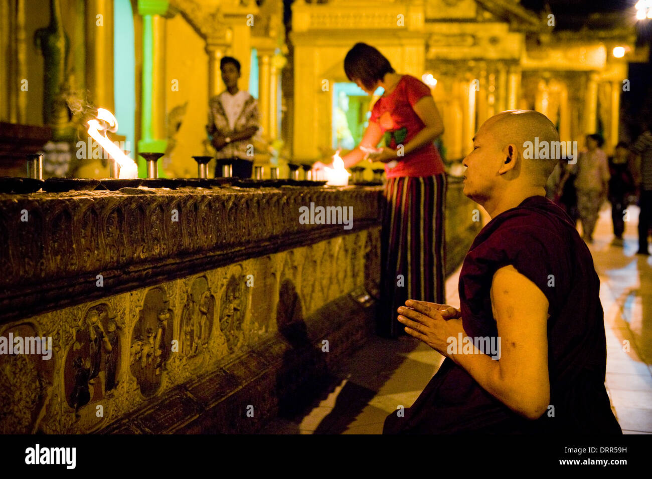 Myanmar, Yangon, Shwedagon Paya, monk Stock Photo - Alamy