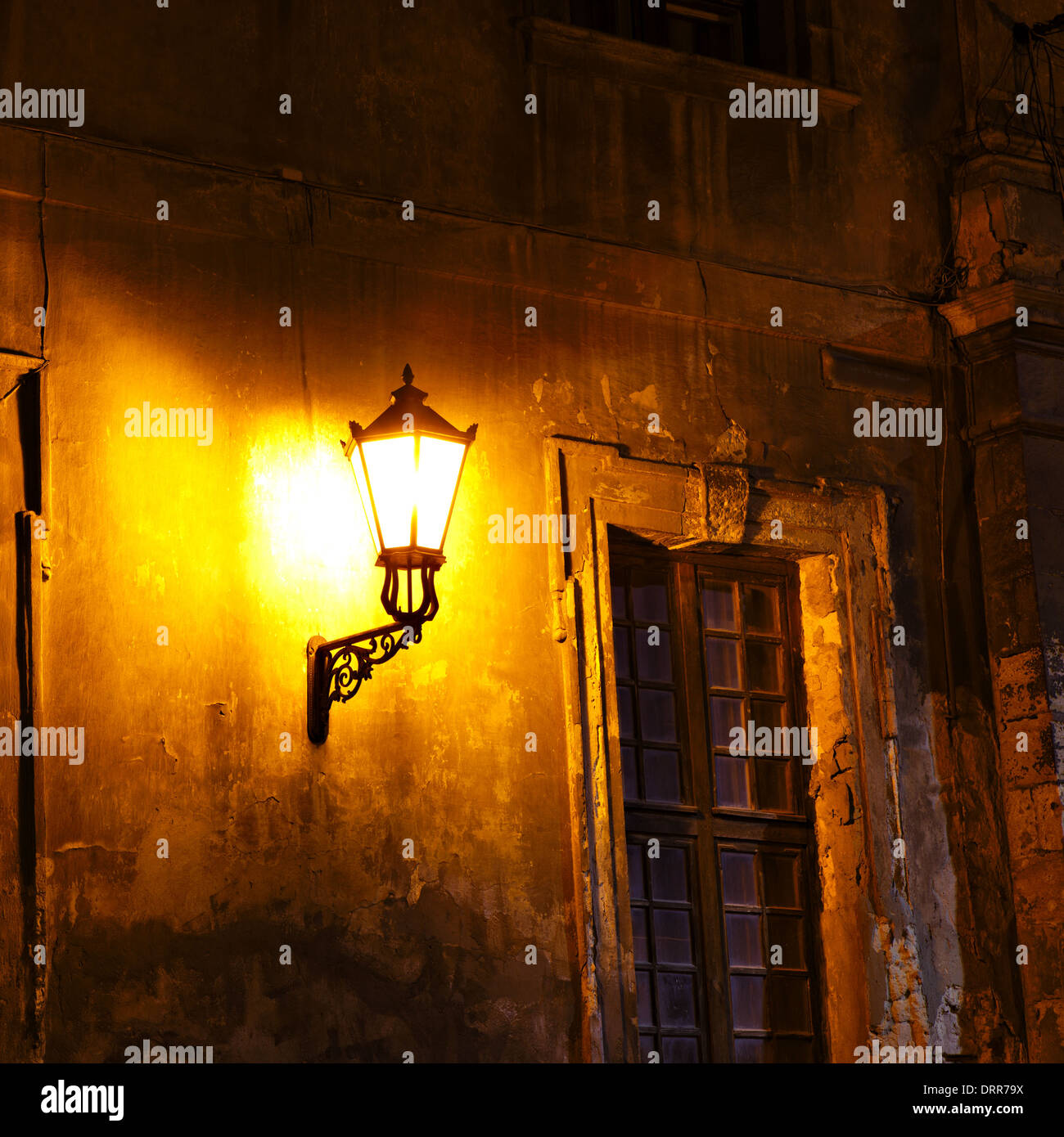 old fashioned street light Stock Photo - Alamy