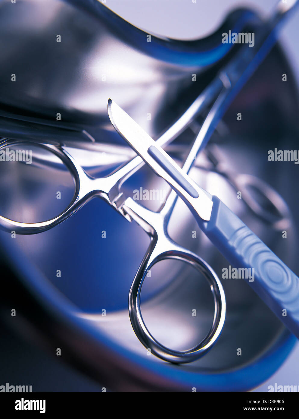 Surgical Instruments in Kidney Bowl Stock Photo - Alamy