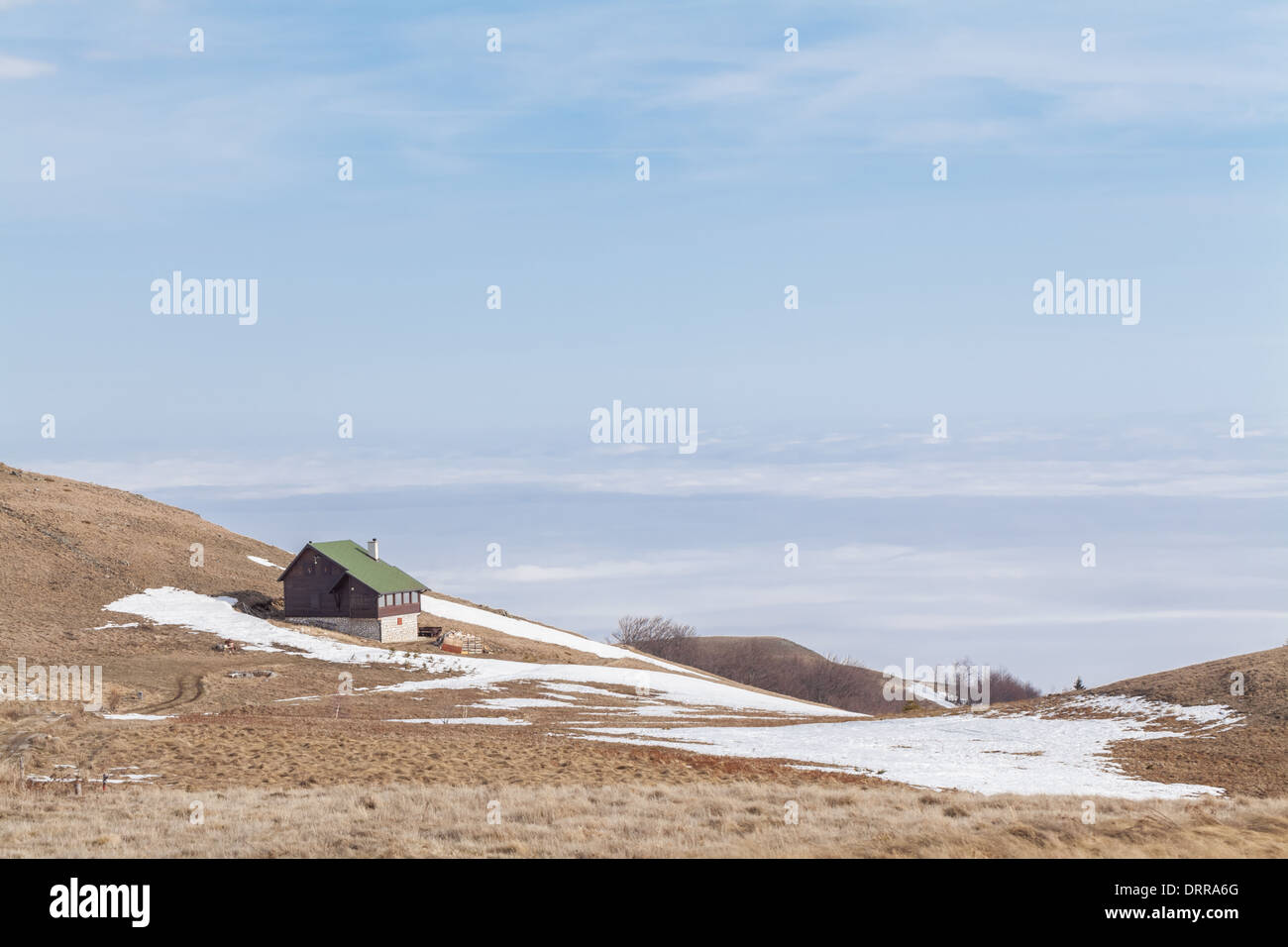 Small hut winter snow hi-res stock photography and images - Alamy