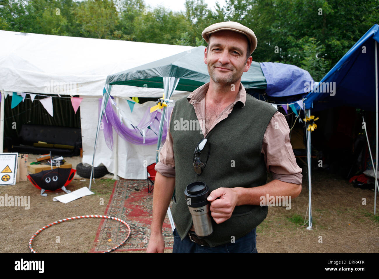 Police friendship with local people hi-res stock photography and images ...