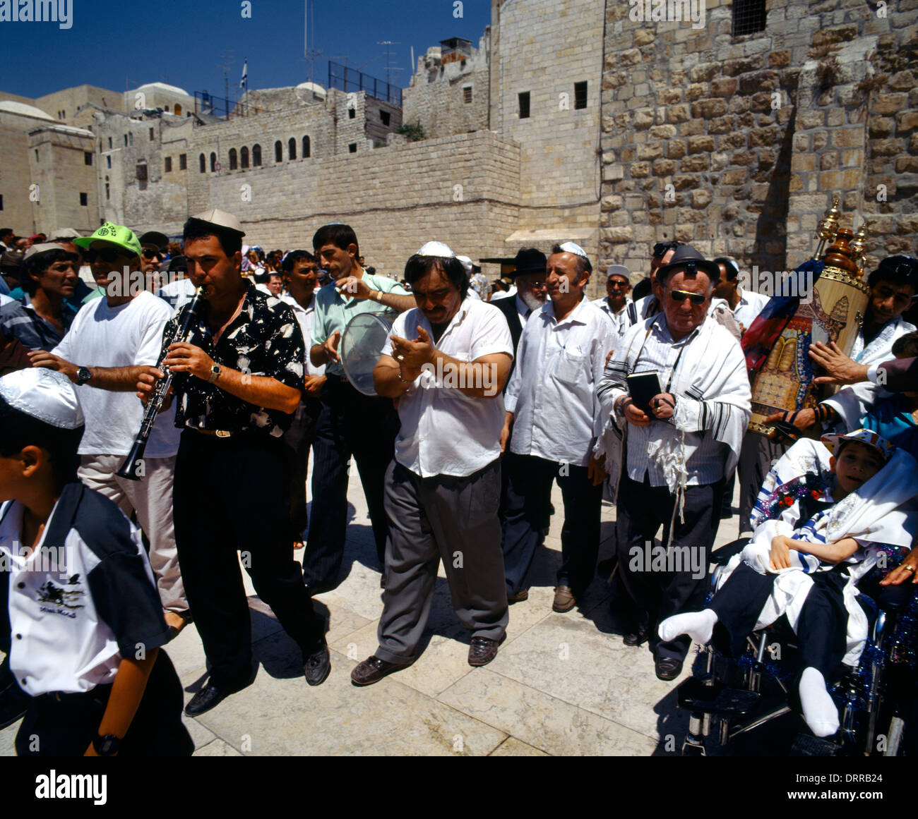 Jerusalem Israel The Wailing Wall Parading The Torah Stock Photo - Alamy