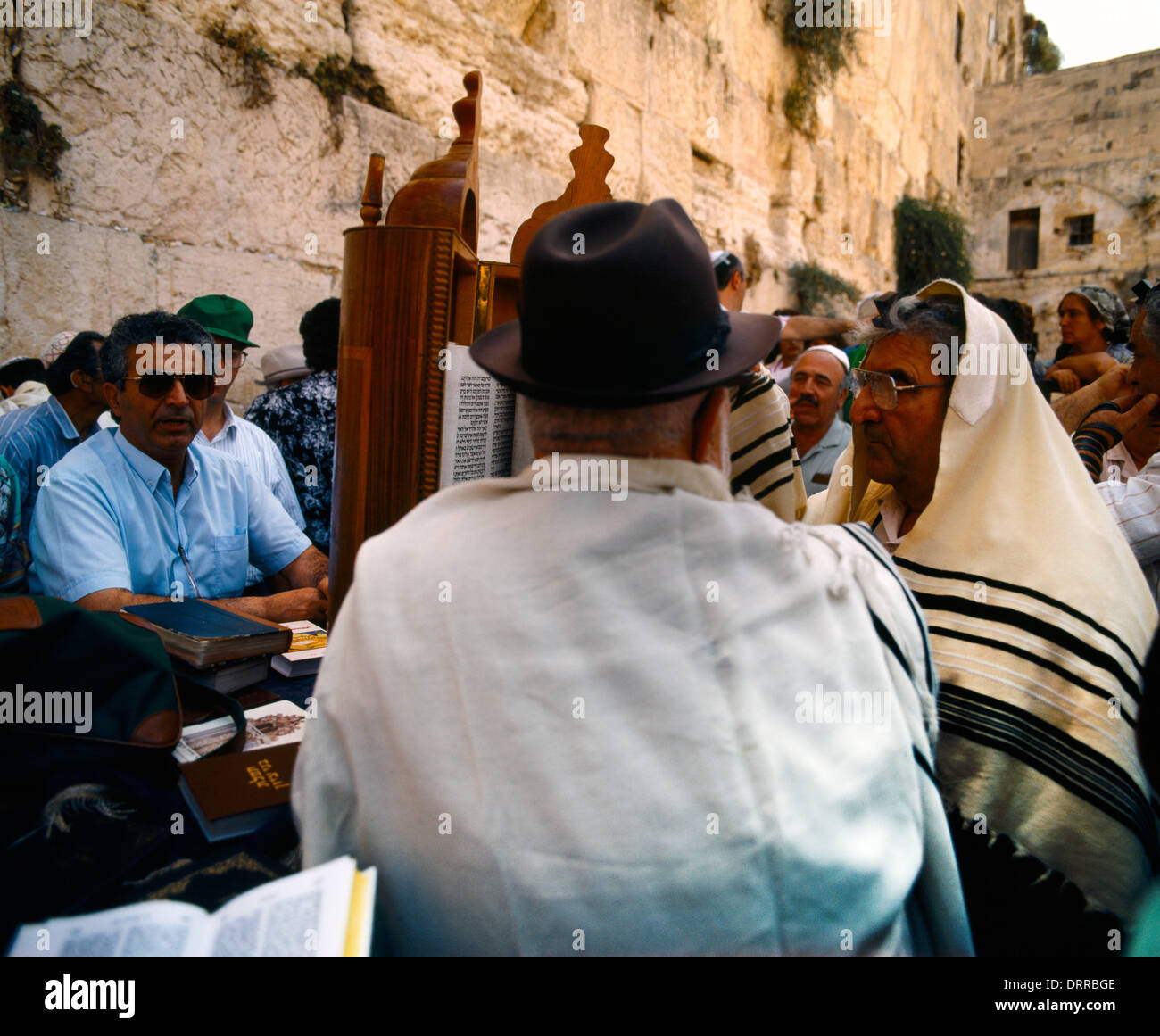 Jerusalem Israel The Wailing Wall Reading The Torah Stock Photo - Alamy