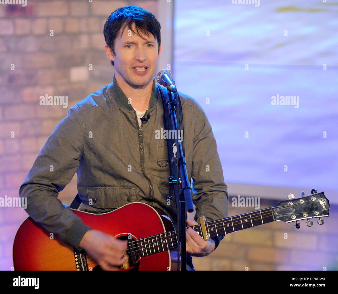 James blunt show hi-res stock photography and images - Alamy