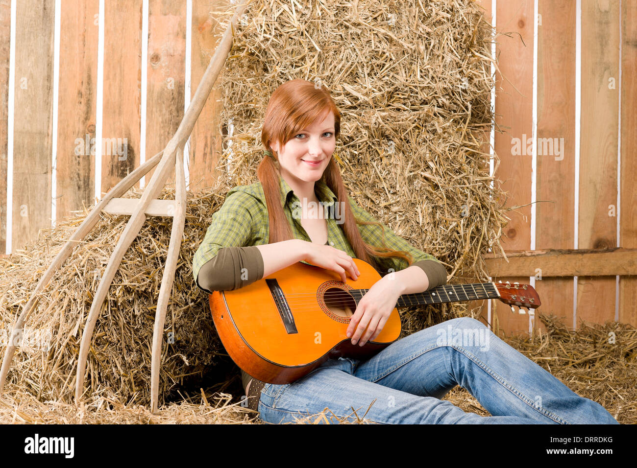 Country and western singer woman hi-res stock photography and images ...