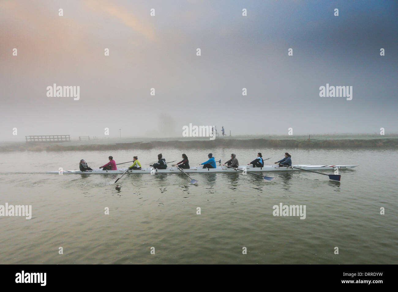 CAMBRIDGE UNIVERSITY STUDENT ROWERS ON THE RIVER CAM IN THE EARLY ...