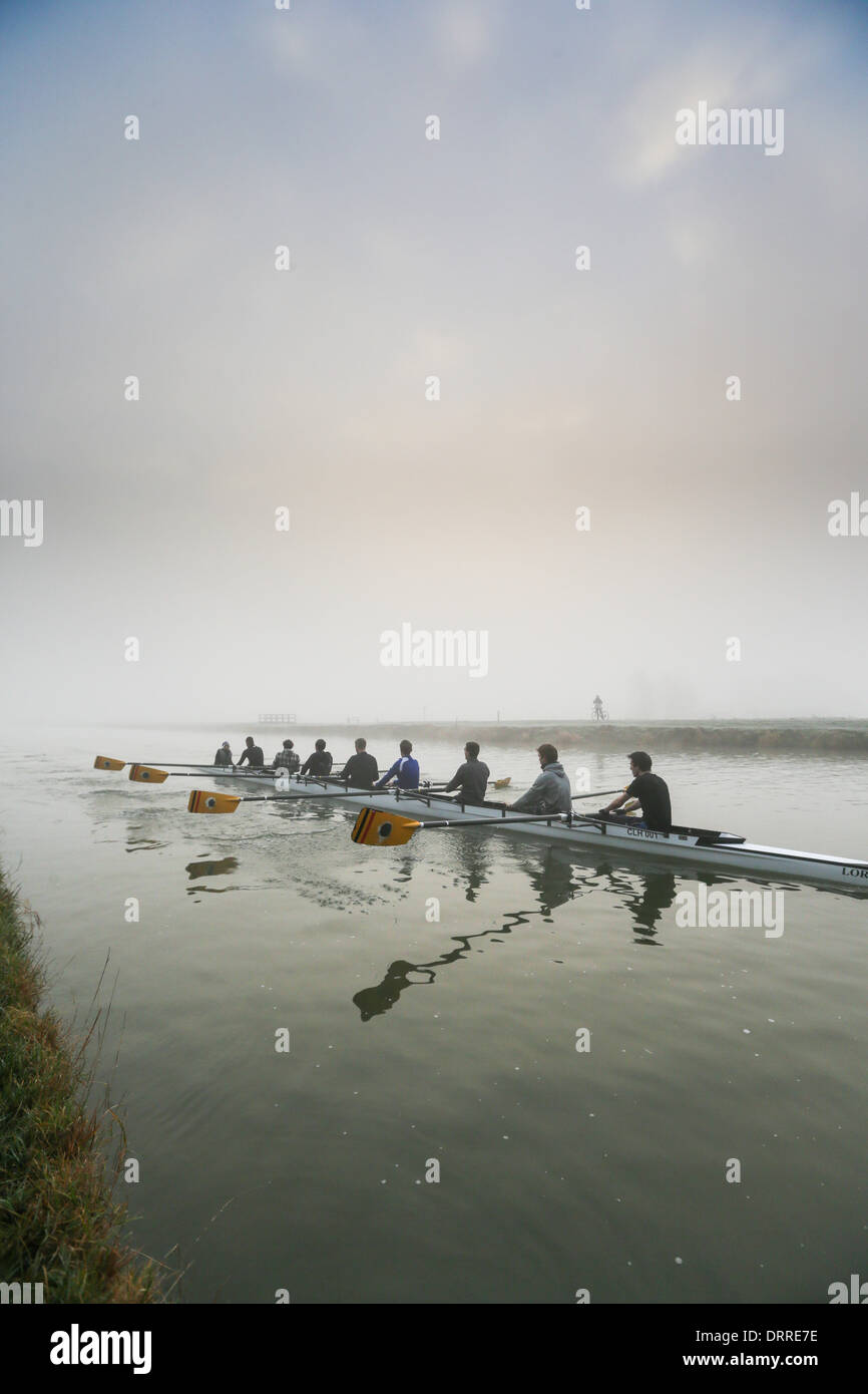 CAMBRIDGE UNIVERSITY STUDENT ROWERS ON THE RIVER CAM IN THE EARLY ...