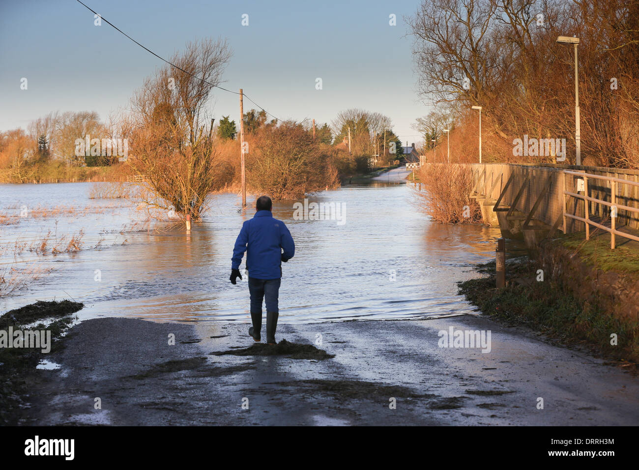 FLOODING IN ST IVES CAMBRIDGESHIRE AFTER RIVER GREAT OUSE BURST ITS ...