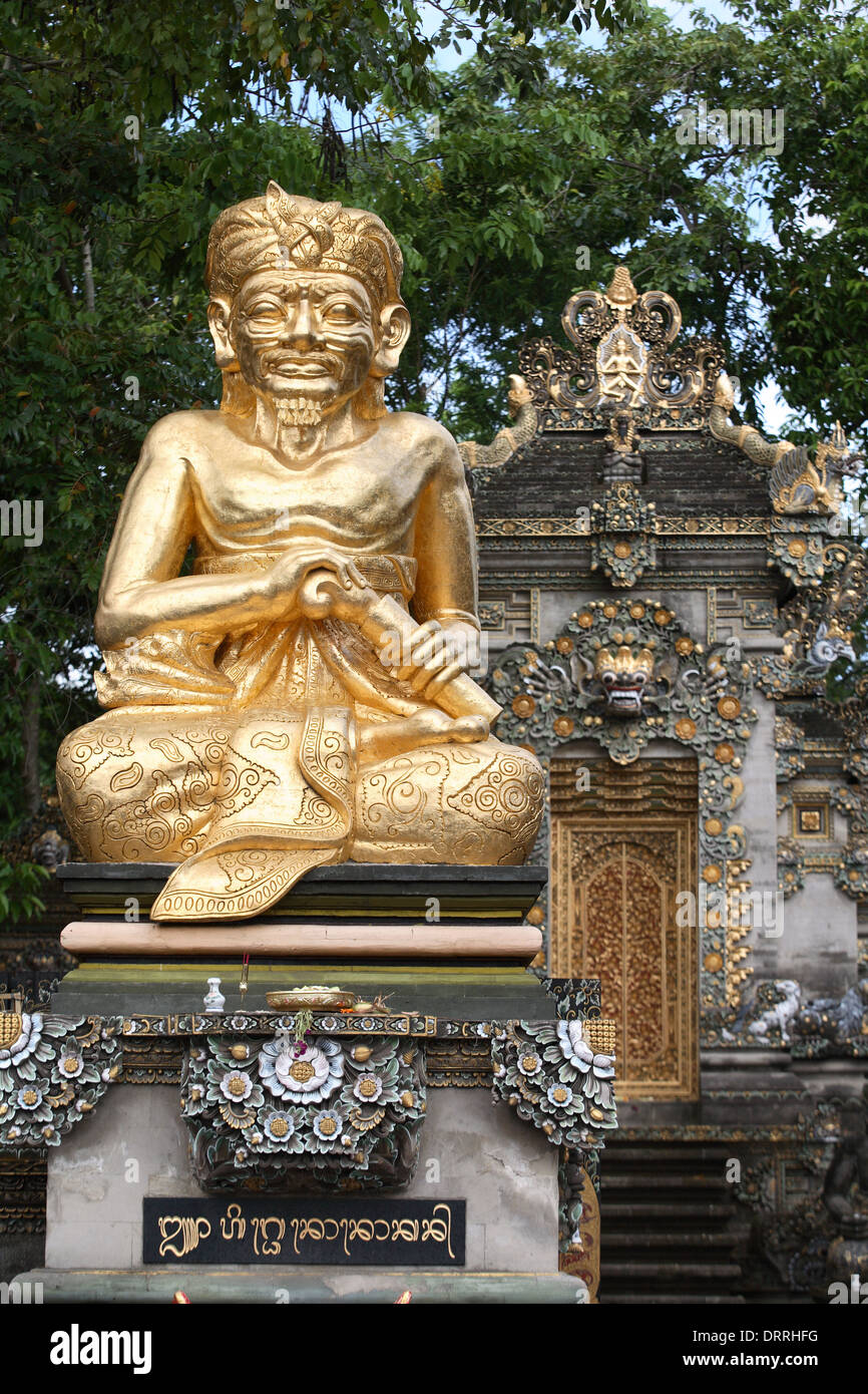 Gilded Gold statue on Bali - Indonesia Stock Photo - Alamy