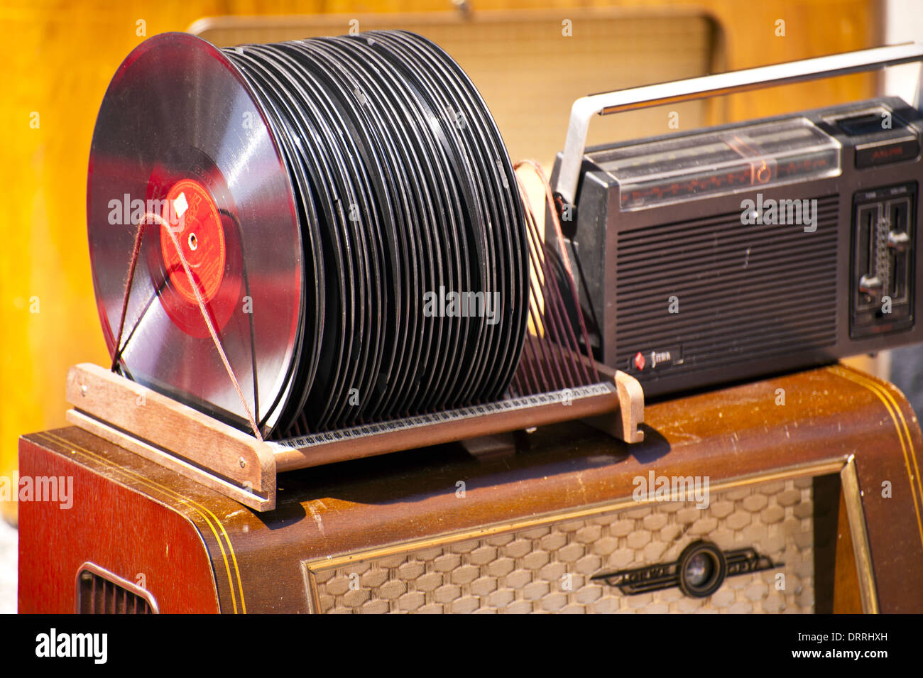 Vintage radio flea market hi-res stock photography and images - Alamy