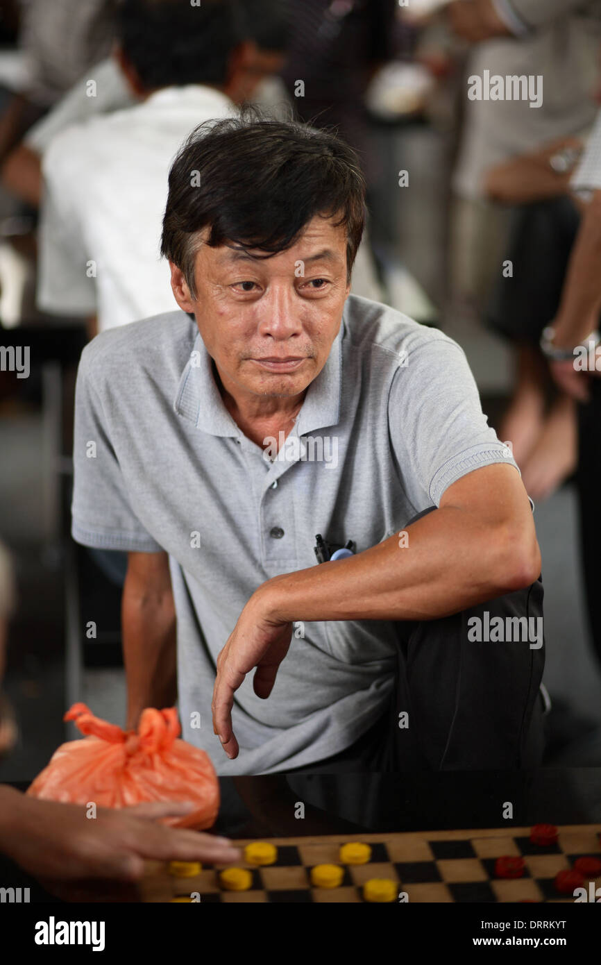 Chinese people playing checkers hi-res stock photography and images - Alamy