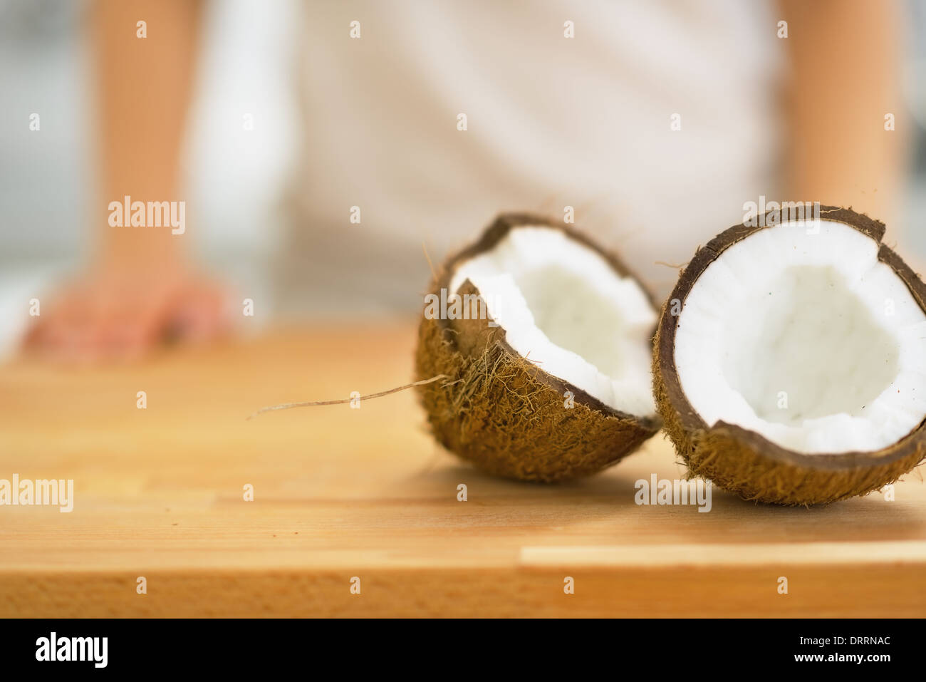 Coco cutting hi-res stock photography and images - Alamy