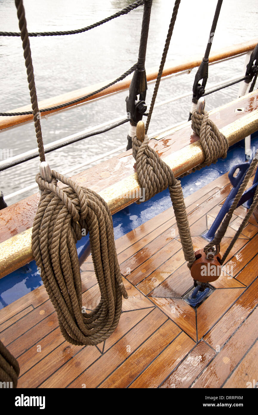 Fock mast hi-res stock photography and images - Alamy