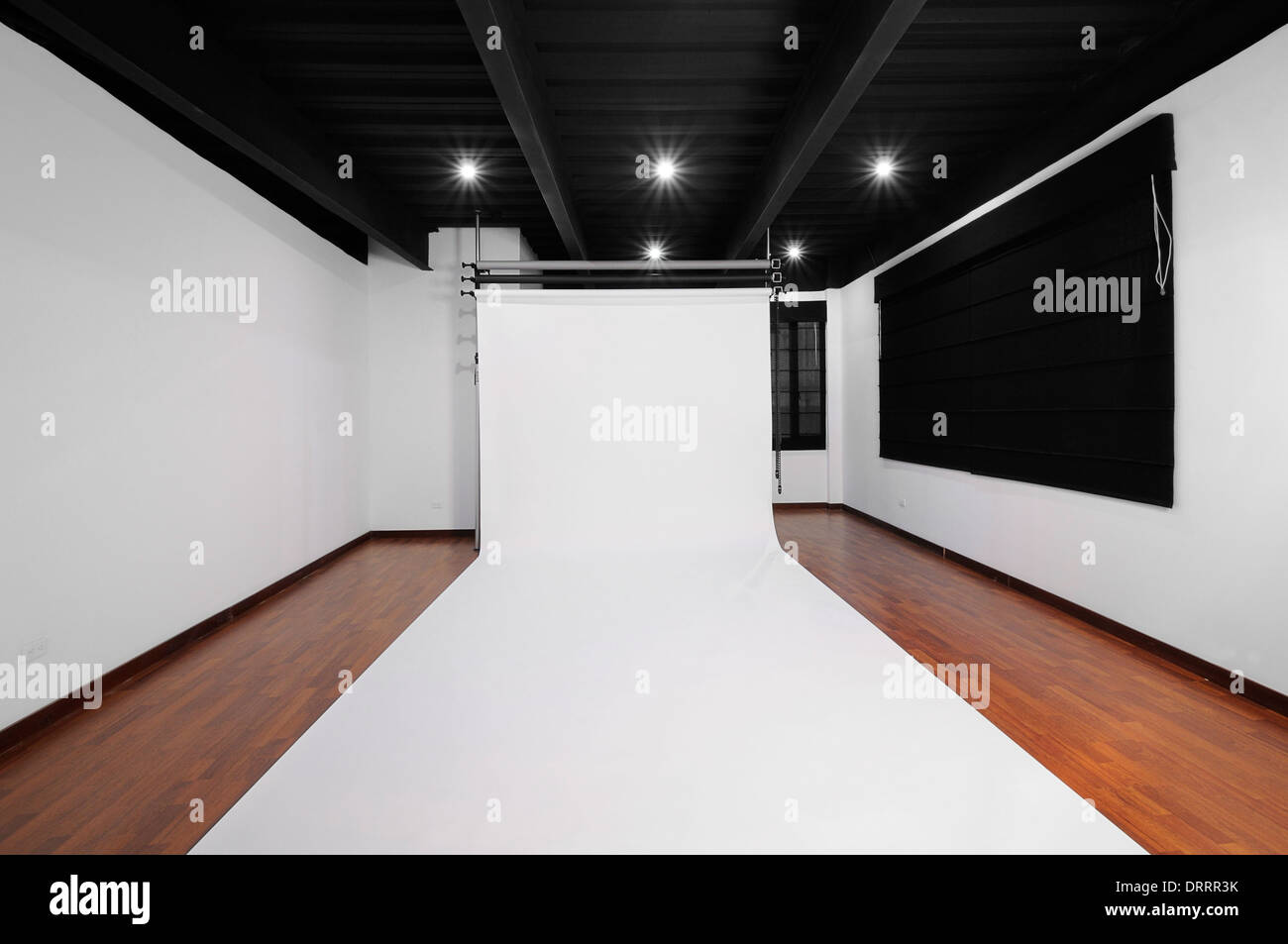 Modern photographic studio Stock Photo - Alamy