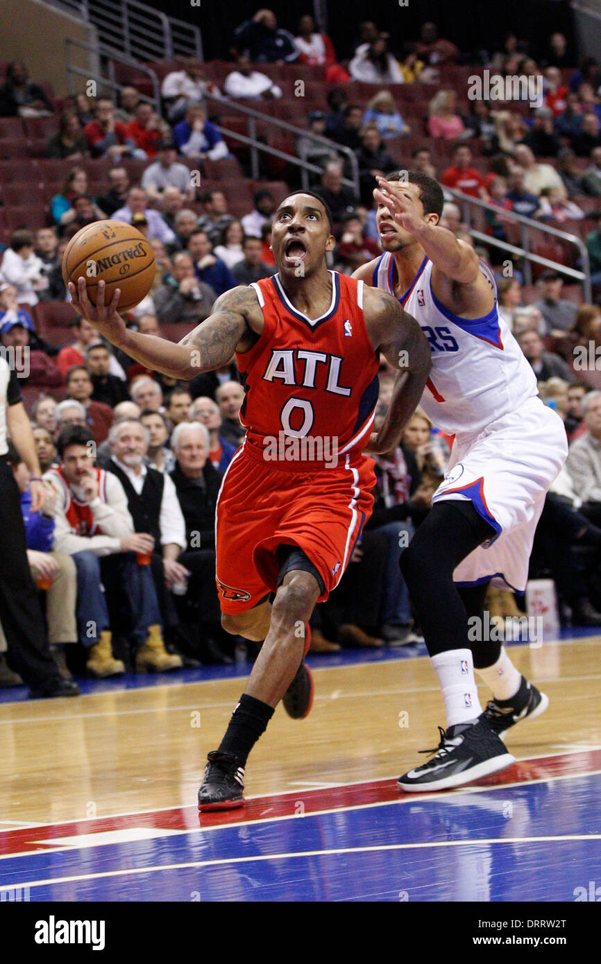 January 31, 2014: Atlanta Hawks point guard Jeff Teague (0) goes up for ...