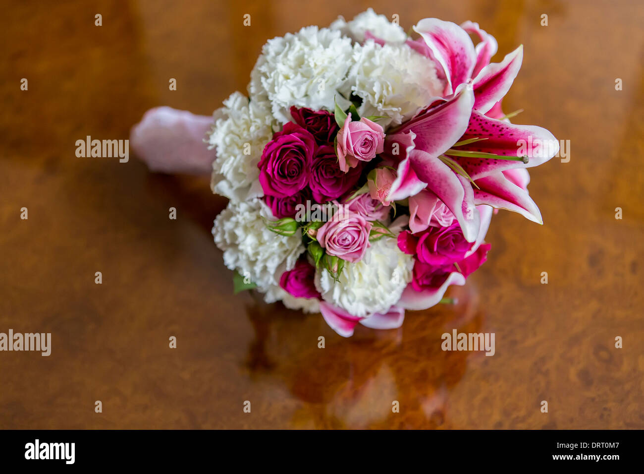 Dreamy flower arrangement hi-res stock photography and images - Alamy
