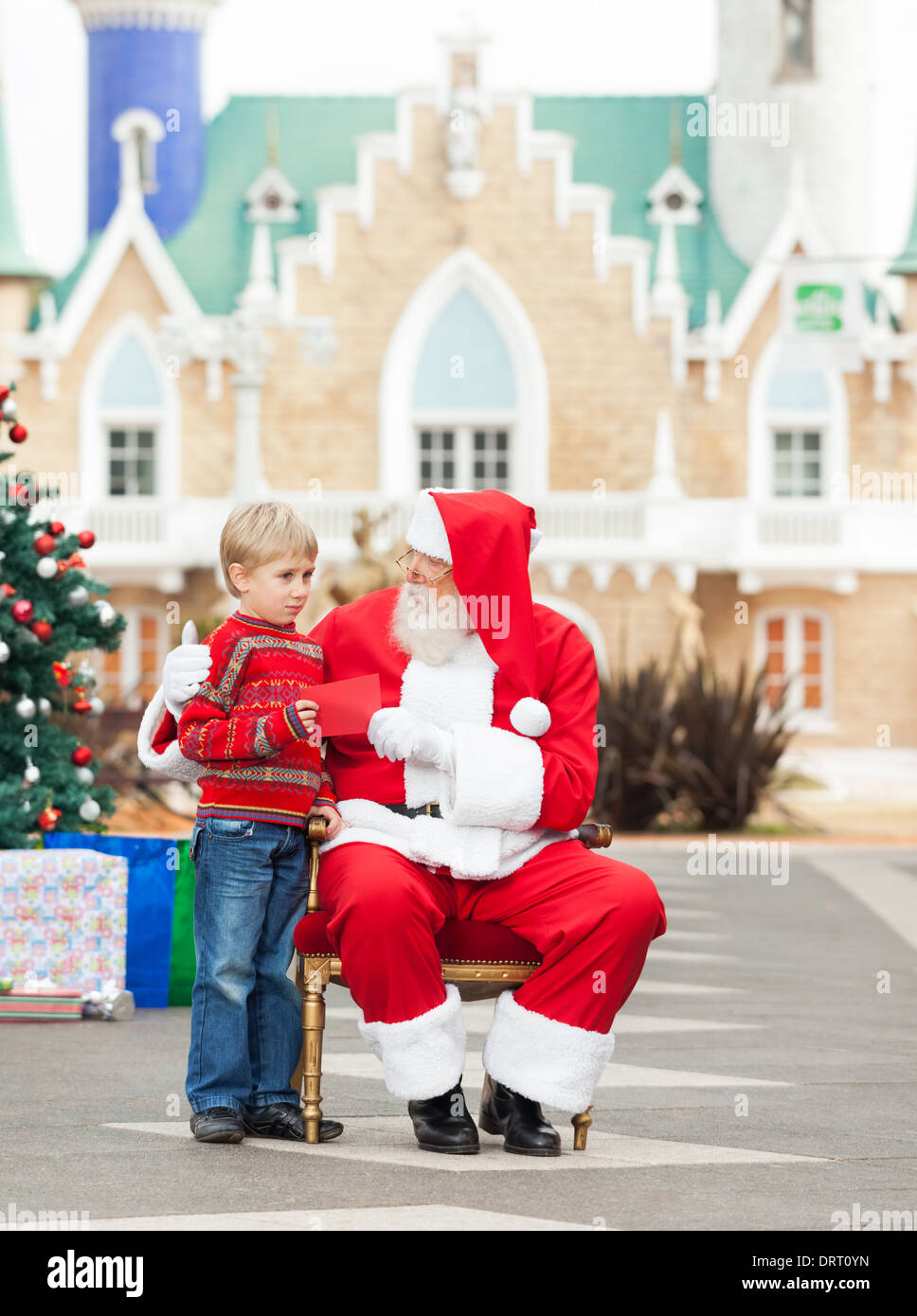 Giving letter hi-res stock photography and images - Alamy