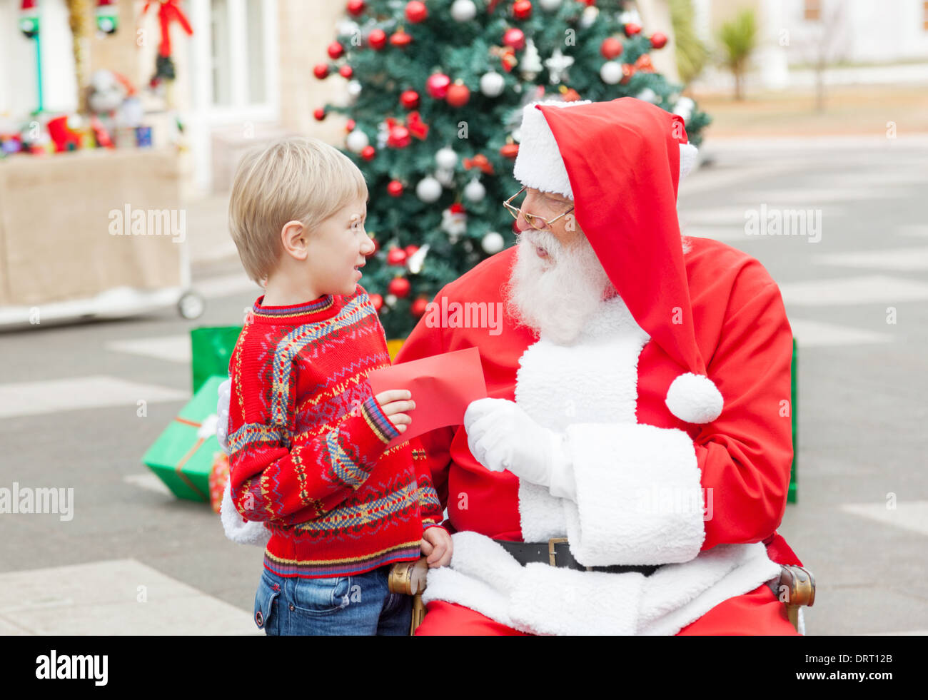 Kid boy from elementary hi-res stock photography and images - Alamy