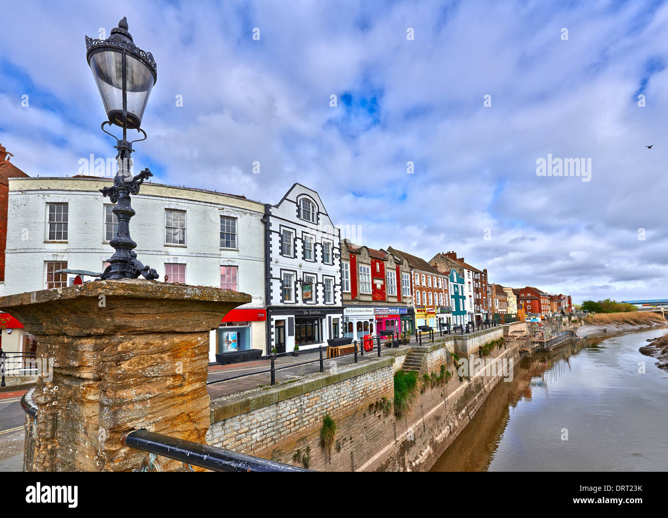 The River Parrett flows through the counties of Dorset and Somerset in ...