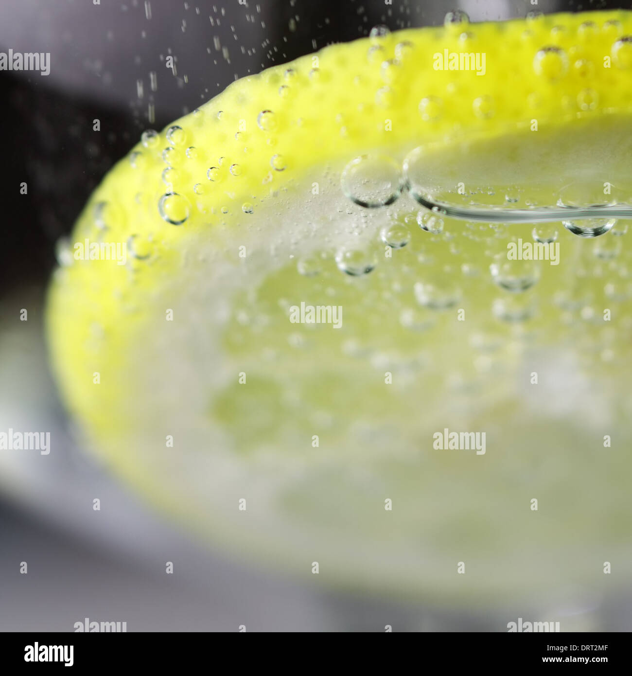 Lemon washing up liquid hi-res stock photography and images - Alamy