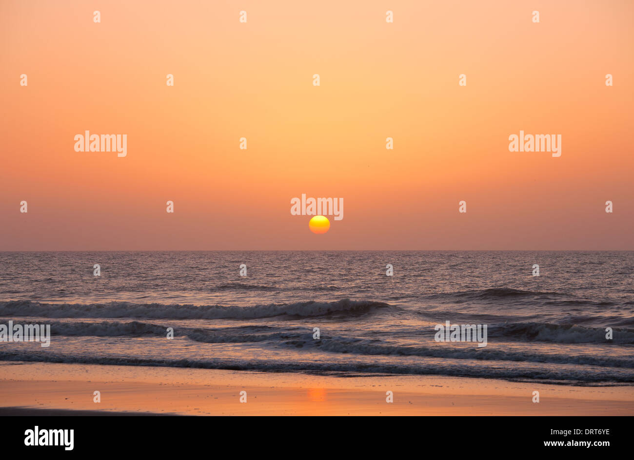 Sun rising view hi-res stock photography and images - Alamy