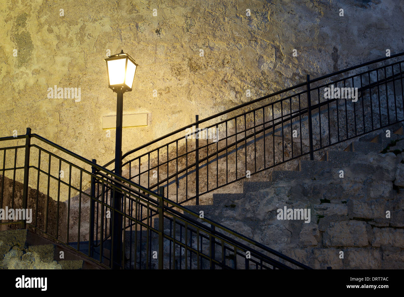 old fashioned street light Stock Photo - Alamy