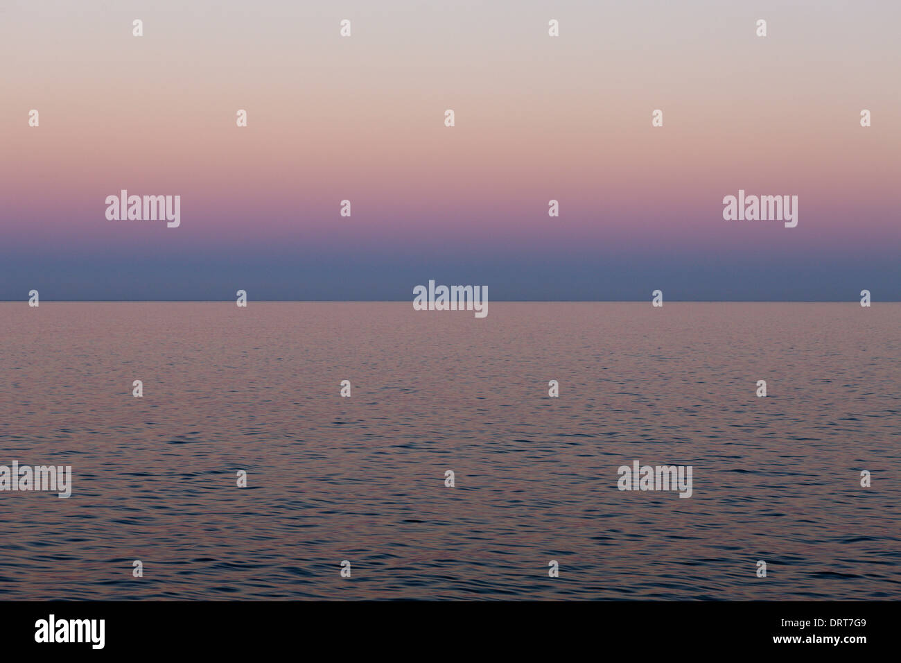 California sunset over ocean hi-res stock photography and images - Alamy