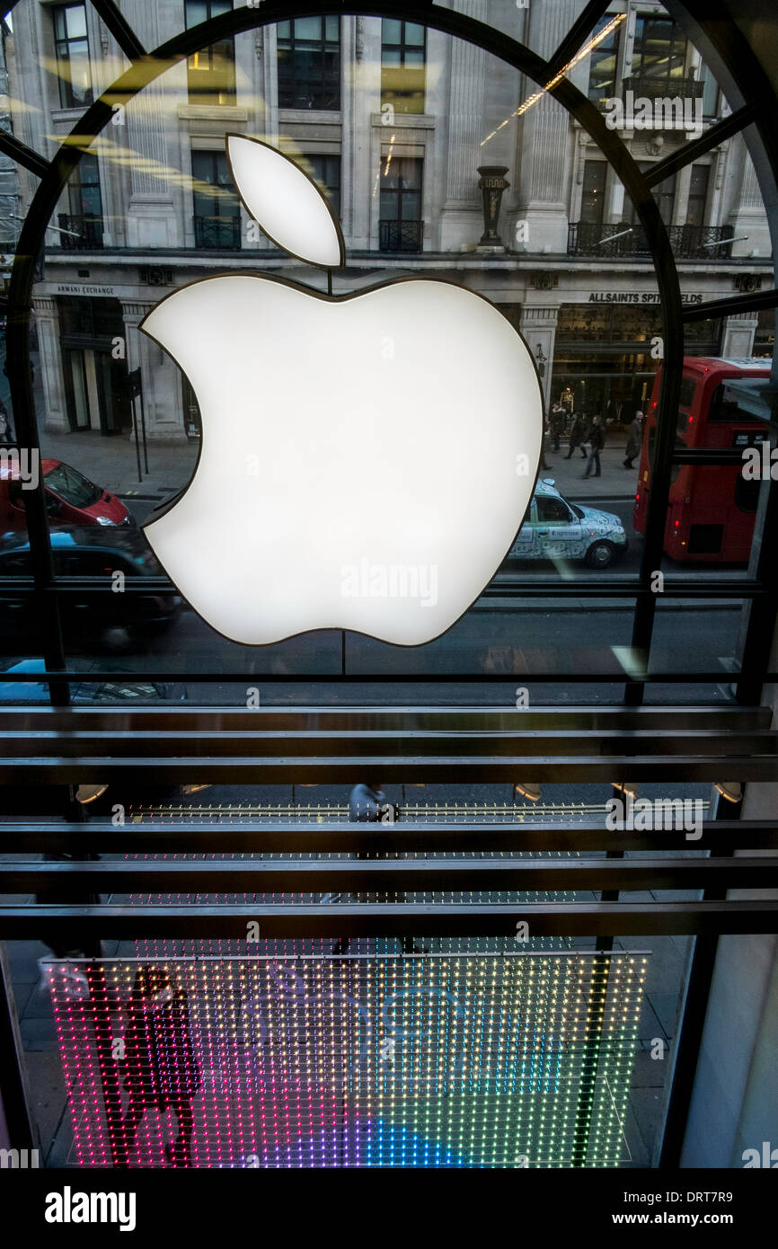 Regent street london computer store hi-res stock photography and images ...