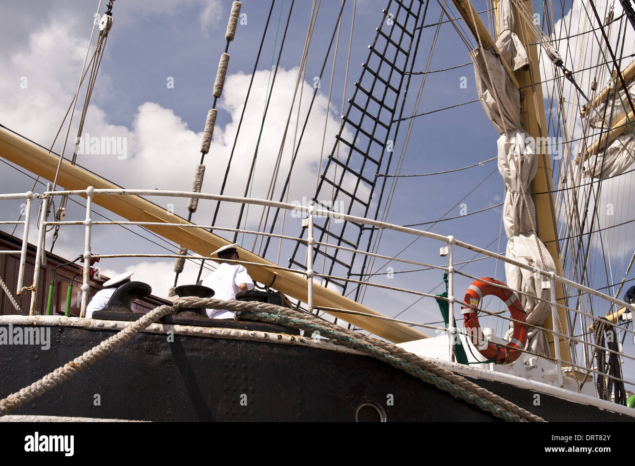 Rop ladder hi-res stock photography and images - Alamy