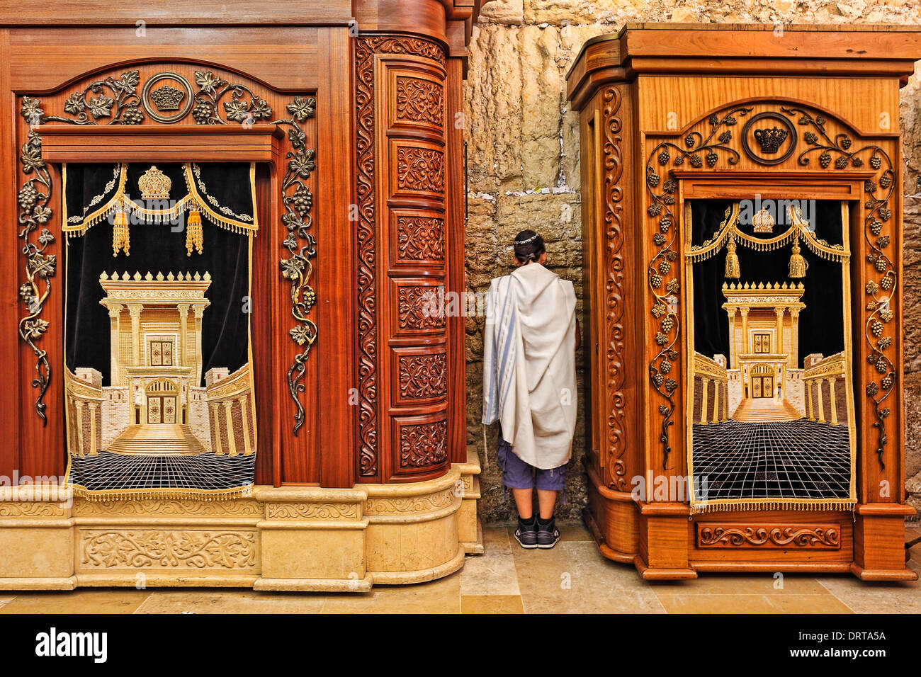 Torah scrolls synagogue hi-res stock photography and images - Alamy