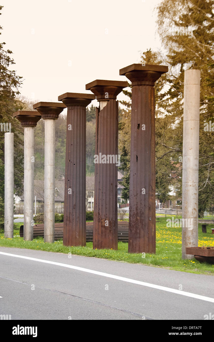 Rusty metal columns hi-res stock photography and images - Alamy