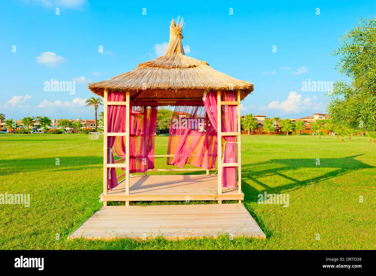 Green roof pavilion hi-res stock photography and images - Alamy