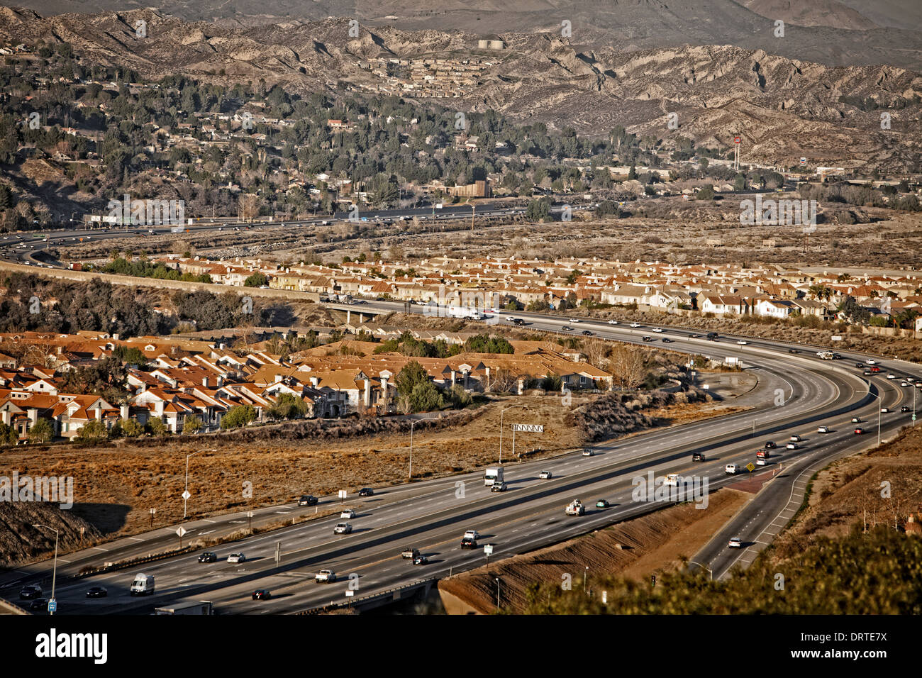 A view of the Antelope Valley Freeway as it snakes through Santa ...