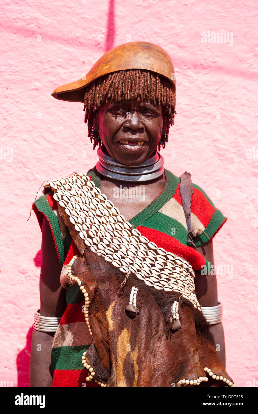 Tribu hat hi-res stock photography and images - Alamy