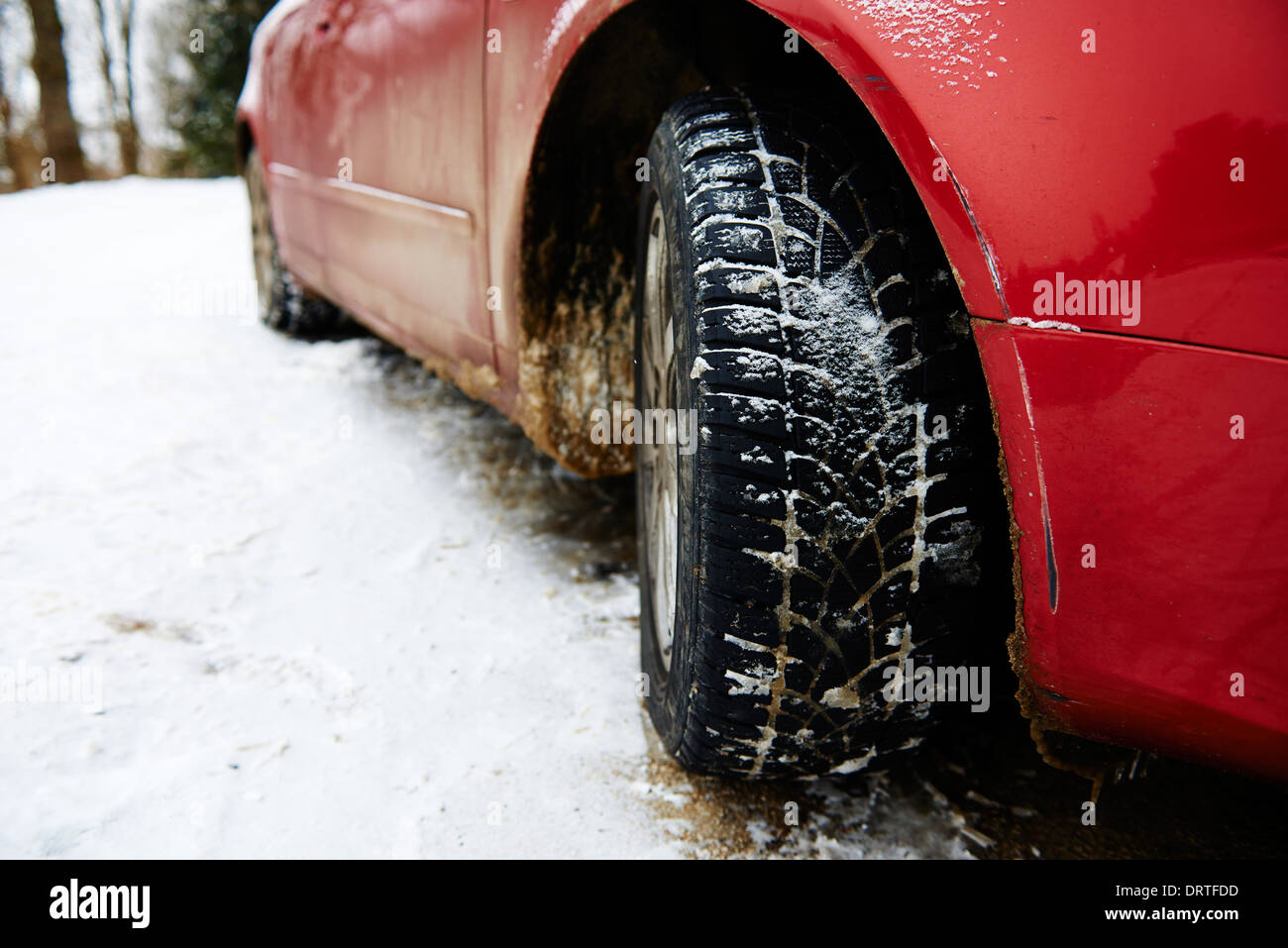 Vehicle without tire hi-res stock photography and images - Alamy