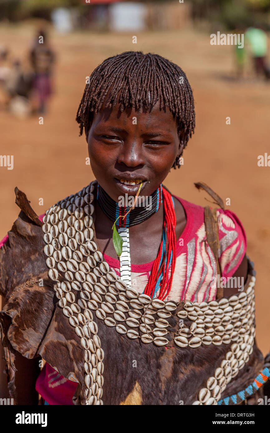 Young People From The Tsemay Tribe At The Thursday Market In Key Afar ...
