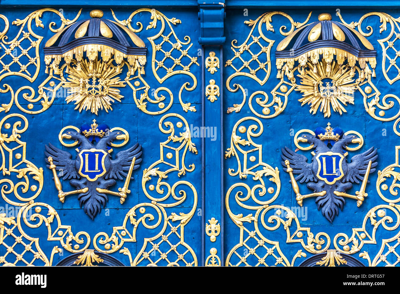 University entrance doors hi-res stock photography and images - Alamy
