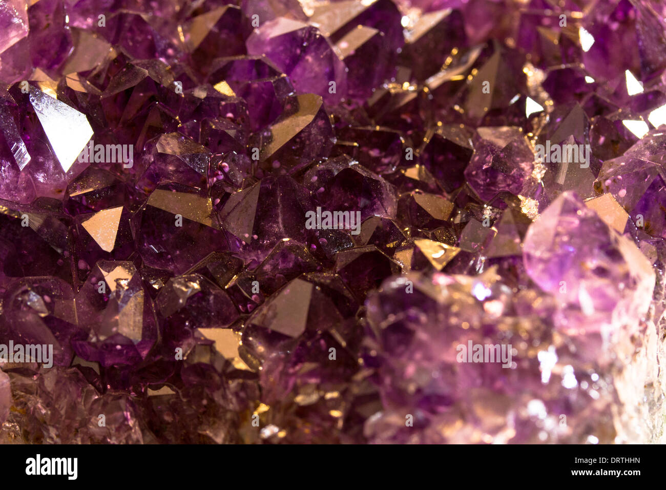 Amethyst rock crystal hi-res stock photography and images - Alamy