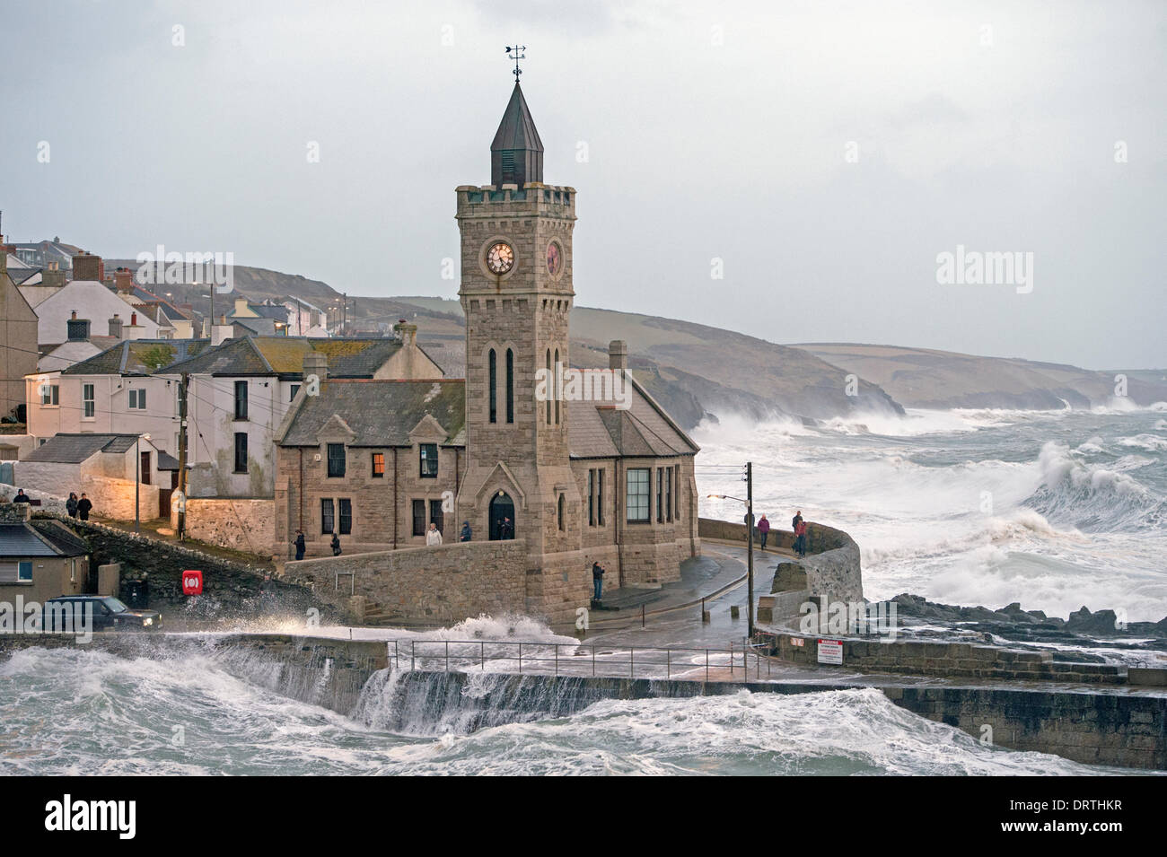 Porthleven storm 2014 hi-res stock photography and images - Alamy