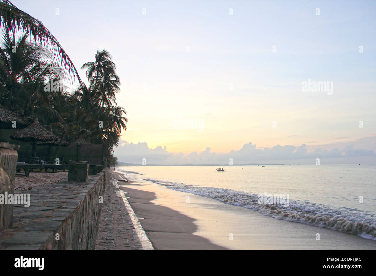 Photo of sunrise on sea, Vietnam, Mui Ne Stock Photo - Alamy