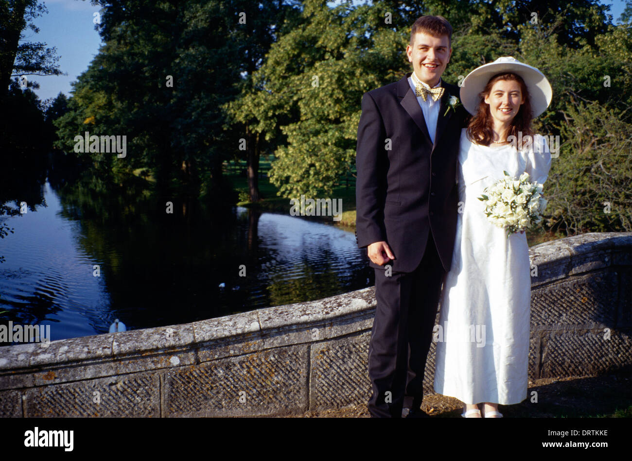 English bride hi-res stock photography and images - Alamy