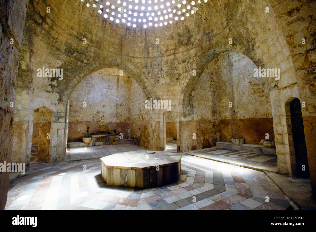 Al jadid hi-res stock photography and images - Alamy