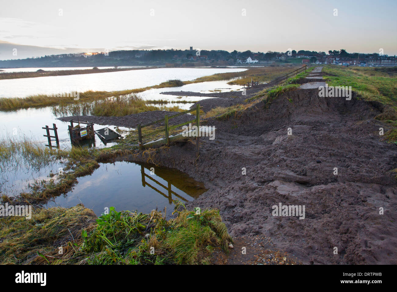Sea defence damage hi-res stock photography and images - Alamy