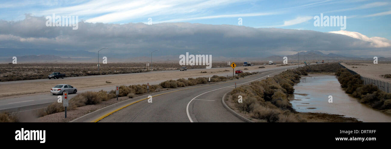 Dust storm in mojave desert hi-res stock photography and images - Alamy