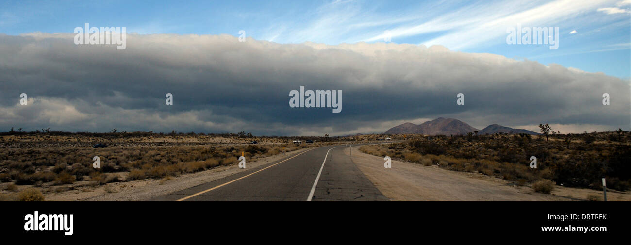 Dust storm in mojave desert hi-res stock photography and images - Alamy